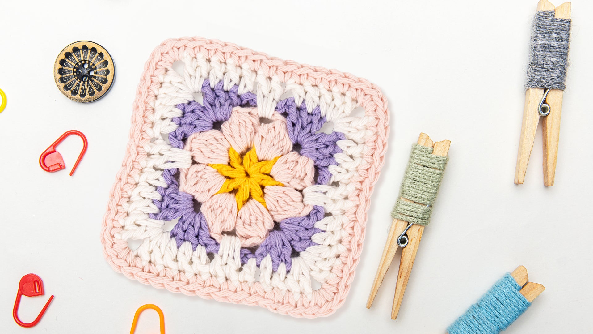Periwinkle Granny Square – Yeezhee