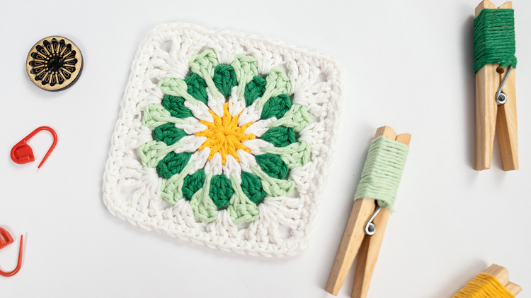 Free Granny Square Patterns | Yeezhee